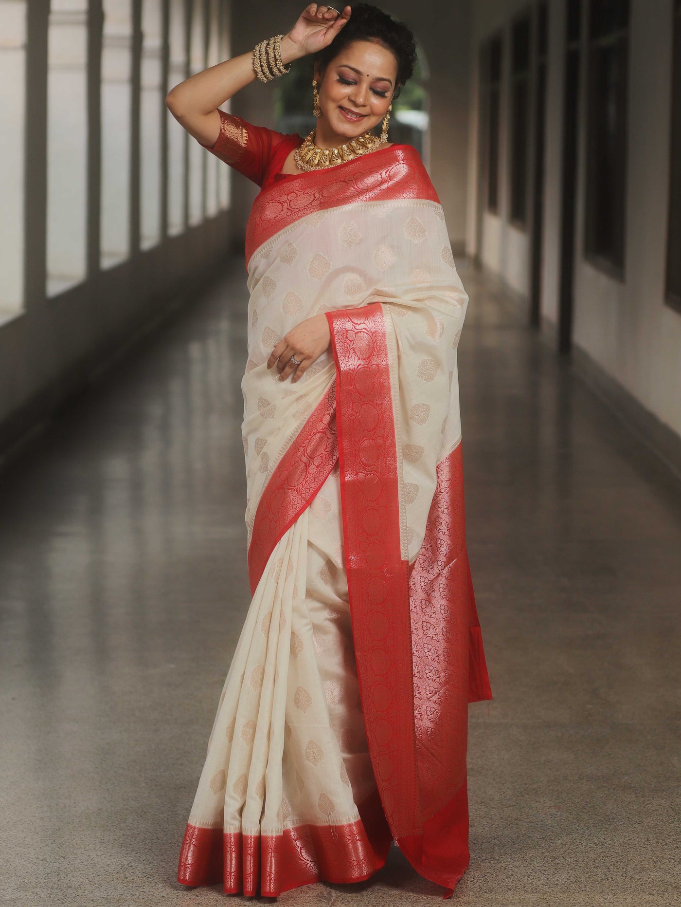 Buy White Sarees Online at Affordable Prices