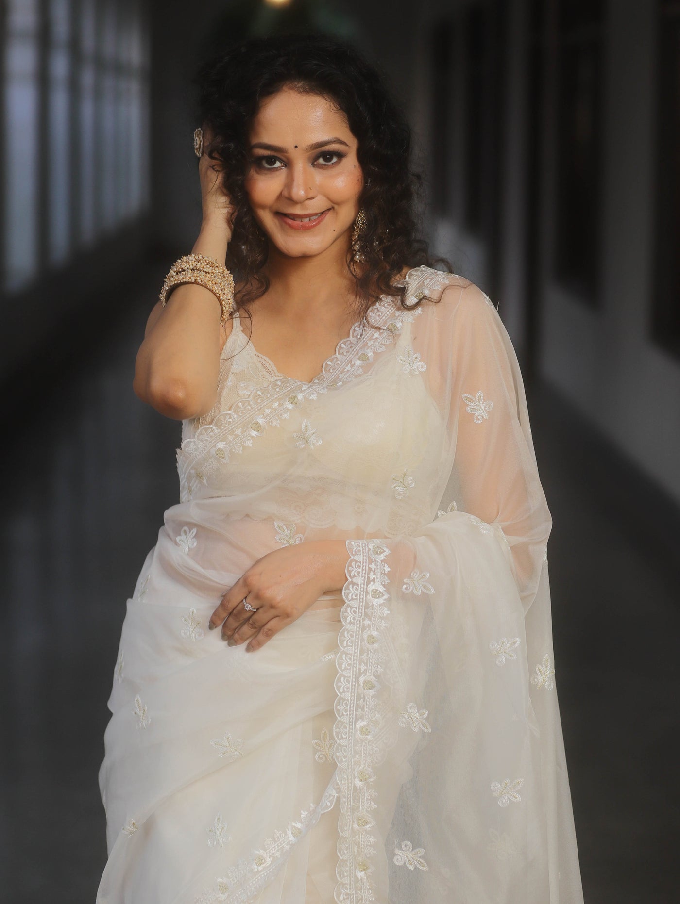 Buy White Sarees Online at Affordable Prices