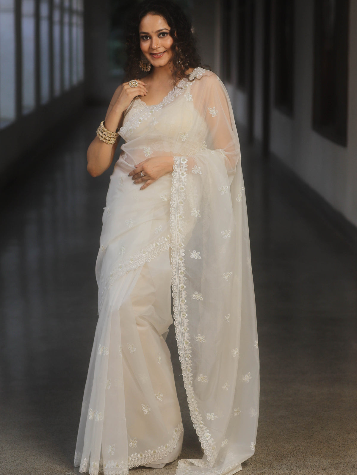 Buy White Sarees Online at Affordable Prices