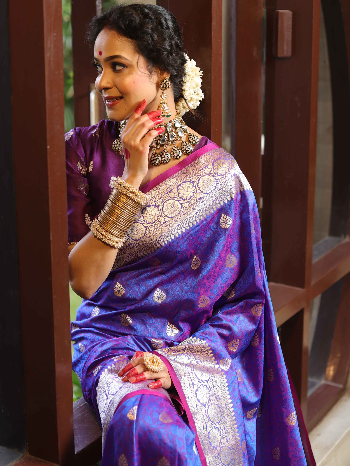 Banarasee Handwoven Semi-Katan Tanchoi Weaving Floral Border Saree-Vio