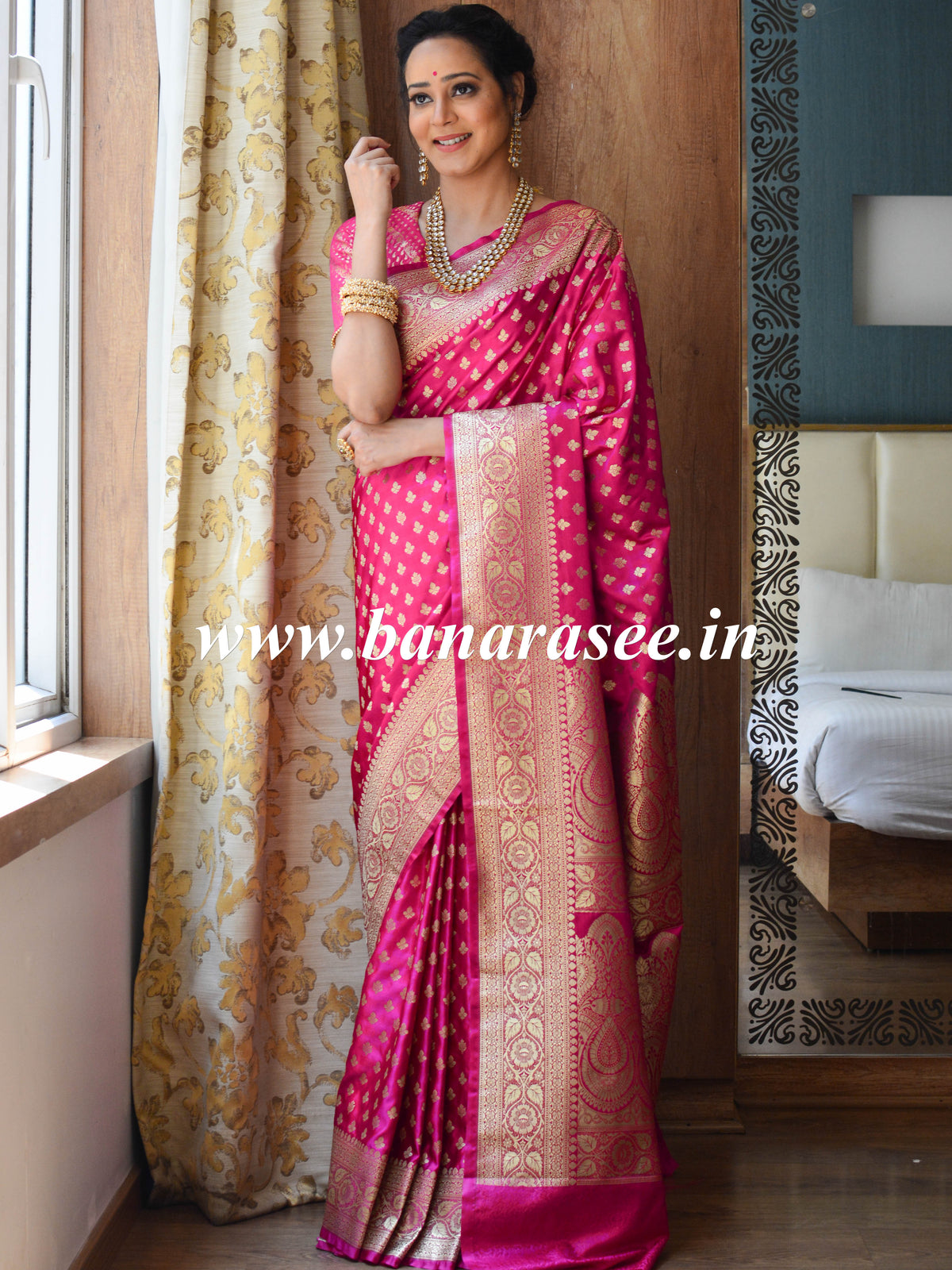 Banarasee Handwoven Satin Silk Gold Zari Buti Weaving Saree-Pink